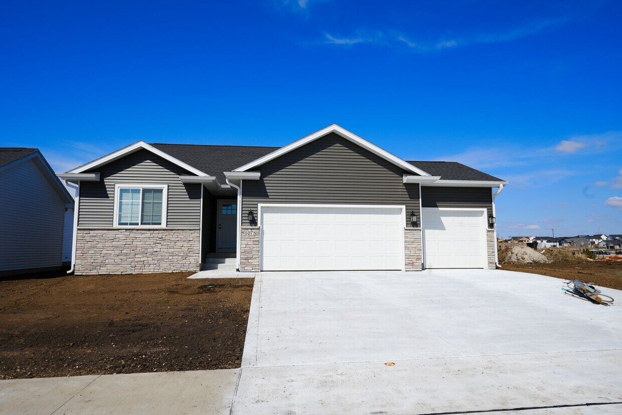 1085 Hamilton Rd, Waukee, IA 50263 - House Rental in Waukee, IA ...