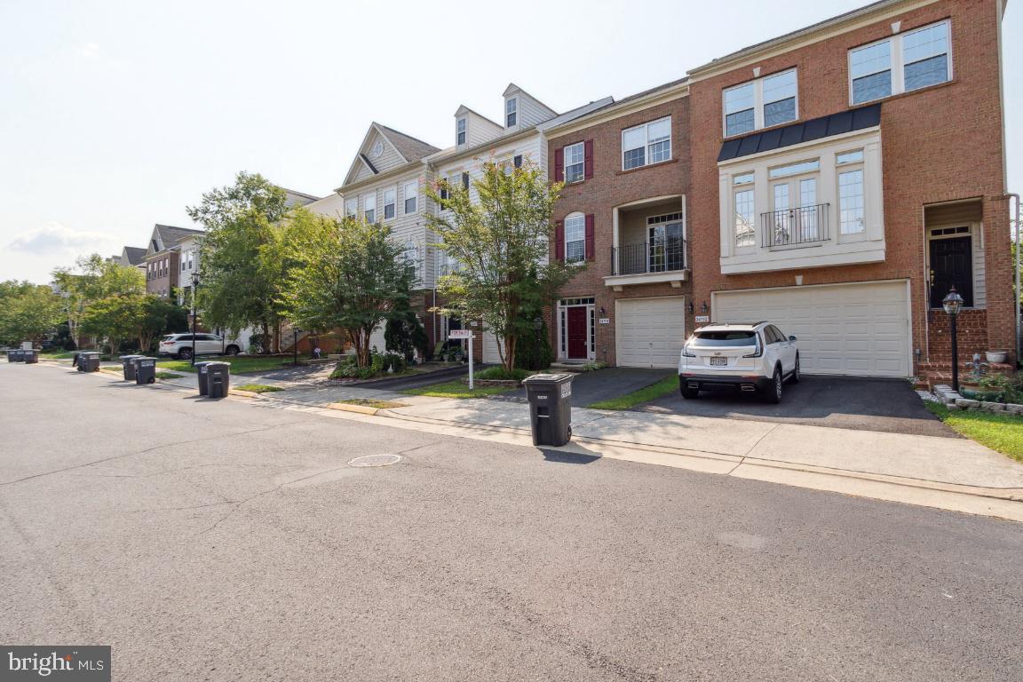 24750 Clock Tower Square, Stone Ridge, VA 20105 - Townhome Rentals in ...