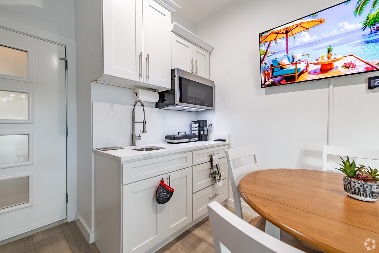5:30 O Clock-Brand New Luxury Apartments - 527 N Garden Ave Clearwater ...