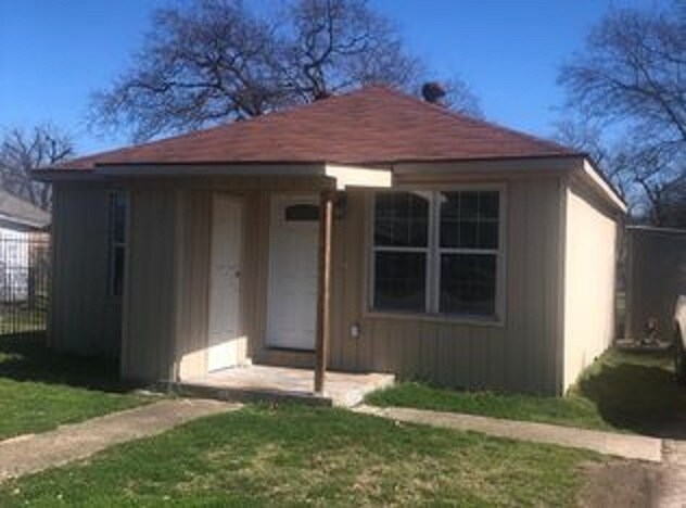 208 N Normandale St, White Settlement, TX 76108 - House Rental in White ...