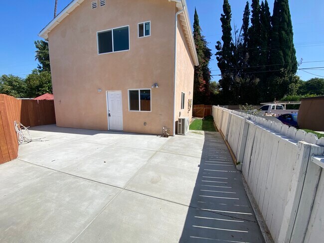 7948 Aura Ave, Reseda, CA 91335 - House Rental in Reseda, CA ...