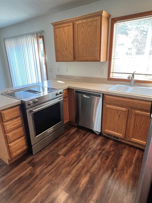 437 S Ivy St, Canby, OR 97013 - House Rental in Canby, OR | Apartments.com