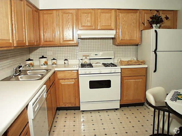 Park Ridge Commons Apartments - Des Plaines, IL | Apartments.com