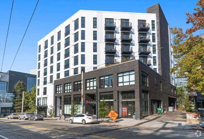 Central Seattle Apartments for Rent with a Garage - Seattle, WA - 2,060 ...