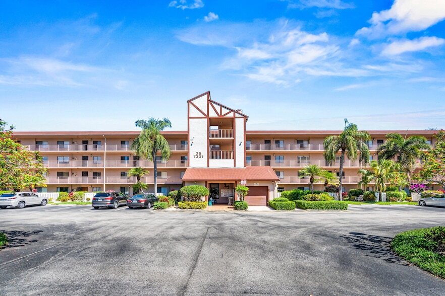 7301 Amberly Ln Unit 304, Delray Beach, FL 33446 | Apartments.com
