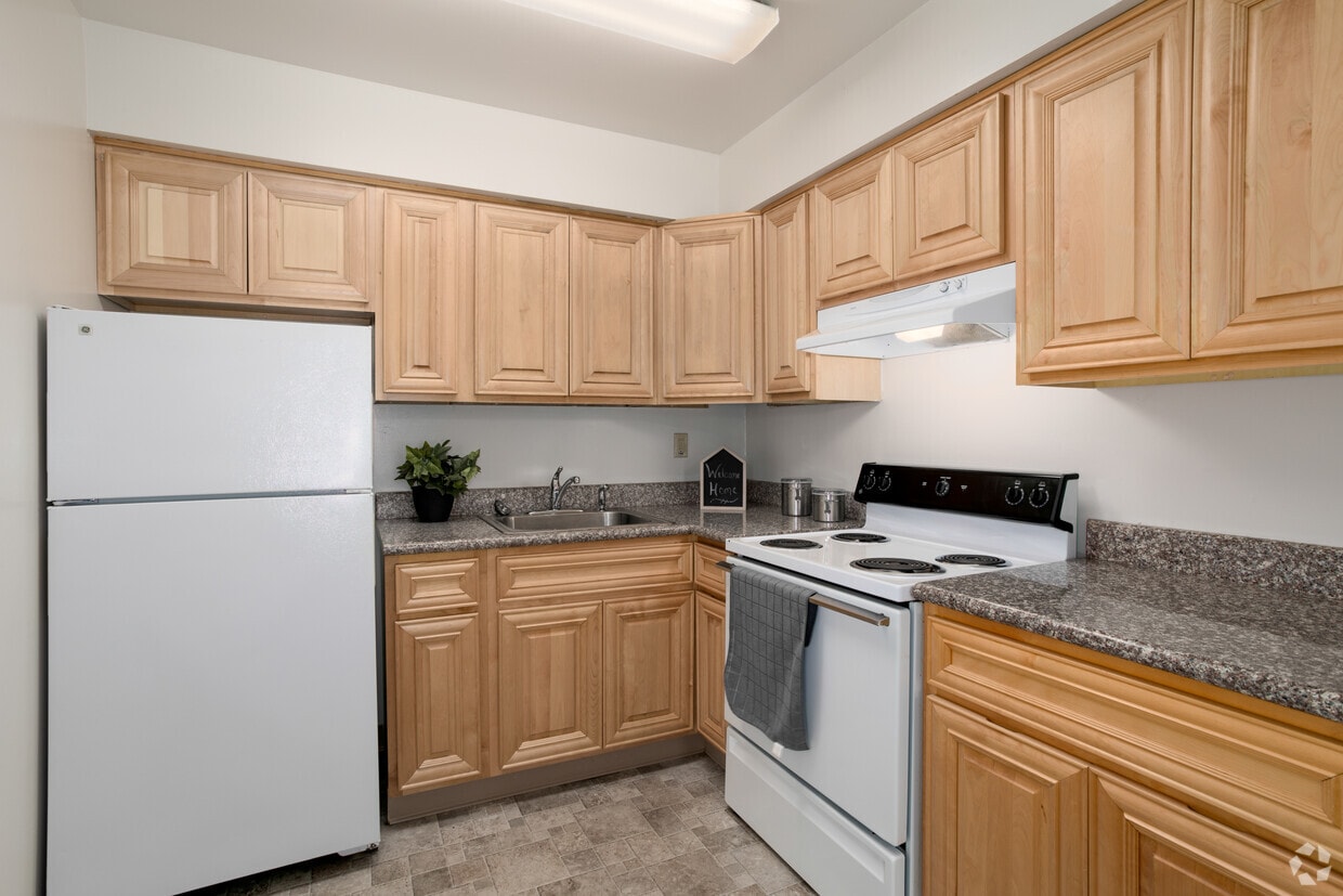 Oak Hollow Apartments - 1748 Shimer Ave Bethlehem, PA 18018 ...