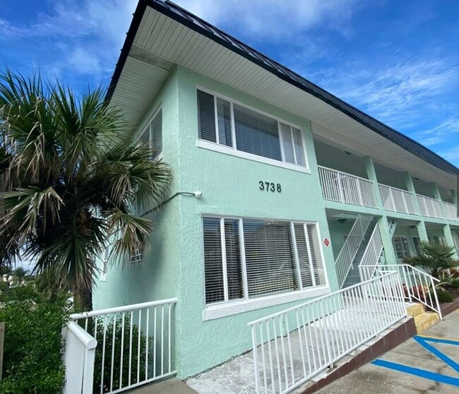 3738 S Atlantic Ave Unit 4, Daytona Beach, FL 32118 - Condo for Rent in ...
