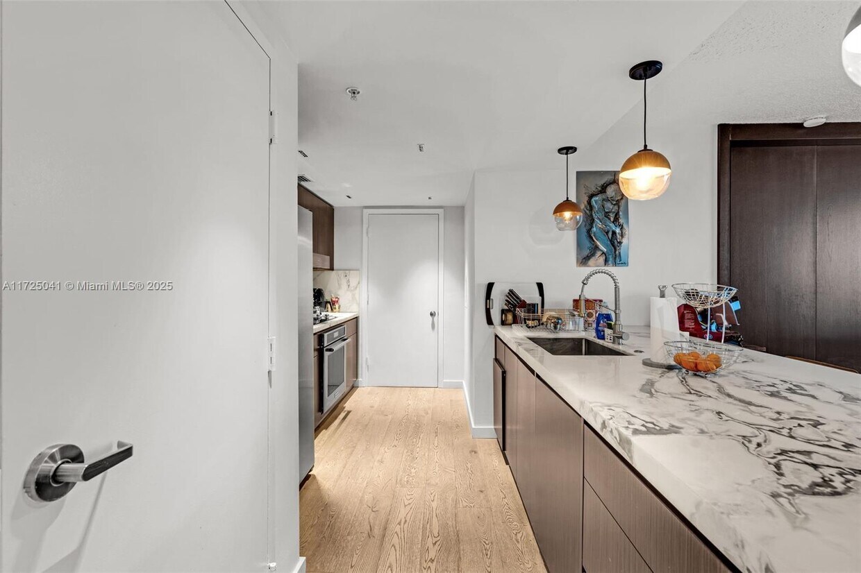 1881 79Th Street Causeway Unit 1606, Miami Beach, FL 33141 - Condo for ...