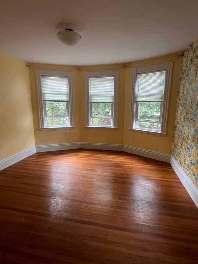 Moon Hill Houses for Rent with High Ceilings - Lexington, MA