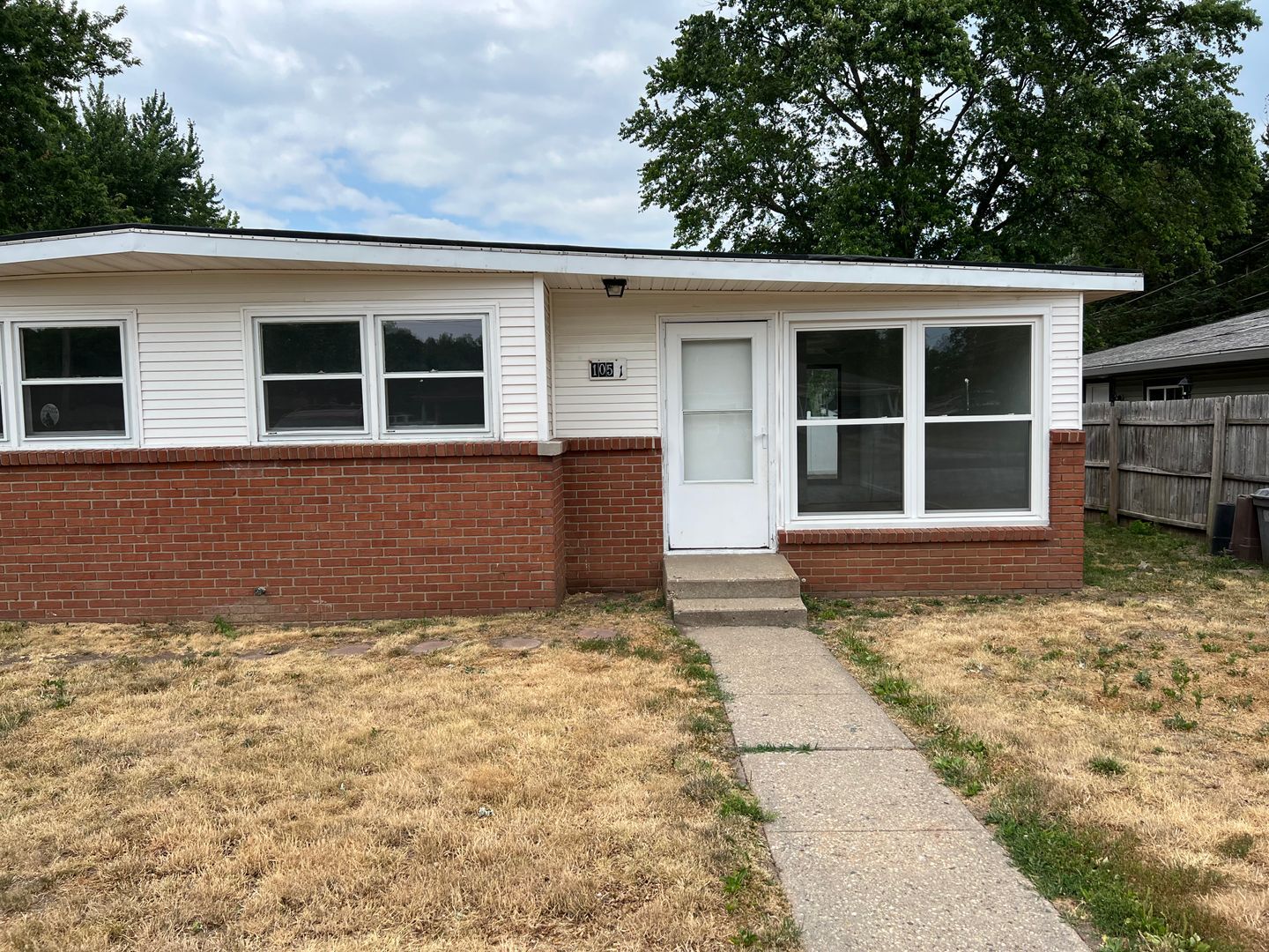 105 E Glendale St Unit Glendale 105 1, Manito, IL 61546 - Room for Rent ...