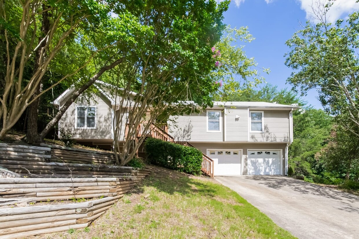 2758 Hawk Trace NE, Marietta, GA 30066 | Apartments.com