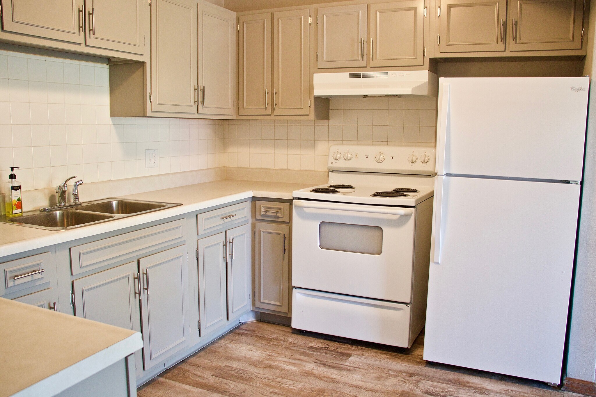 N Ten Mile Apartments - 3404-3412 N Ten Mile Dr Jefferson City, MO ...