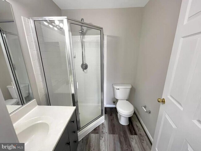 2482 Angeline Dr Unit 301, Herndon, VA 20171 - Room for Rent in Herndon ...