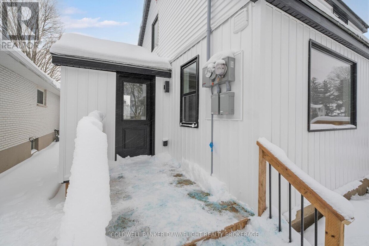 145 Victoria St W, Exeter, ON N0M 1S2 - Appartement à Louer à Exeter ...