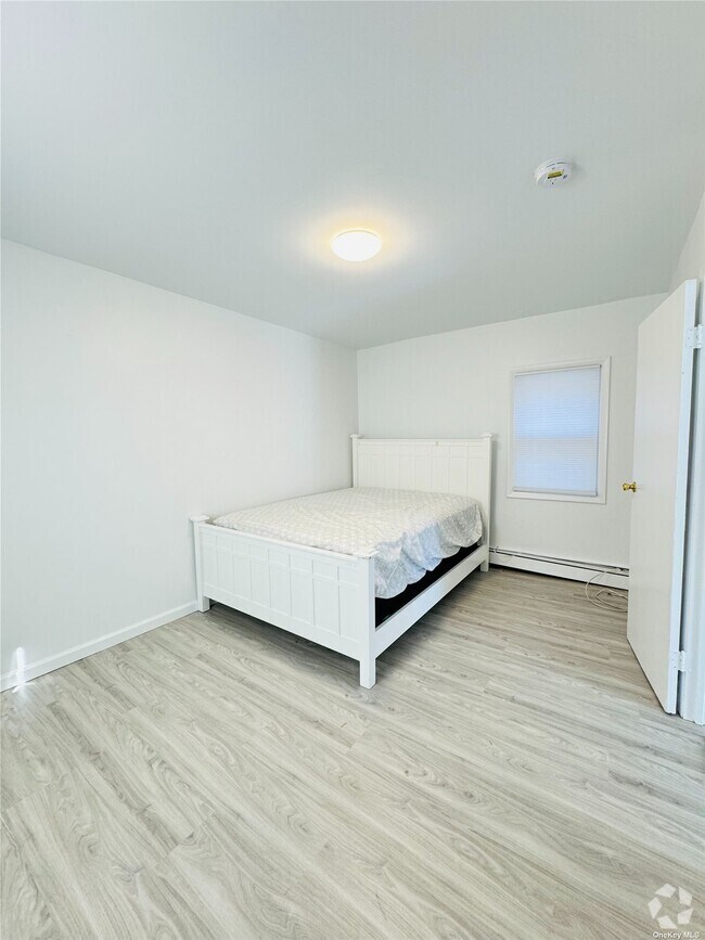 Apartments under $2,200 in Levittown NY - 1 Rentals | Apartments.com