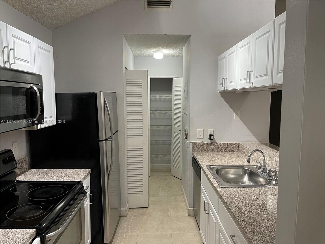10520 SW 158th Ct Unit 305, Miami, FL 33196 - Room for Rent in Miami, FL | Apartments.com
