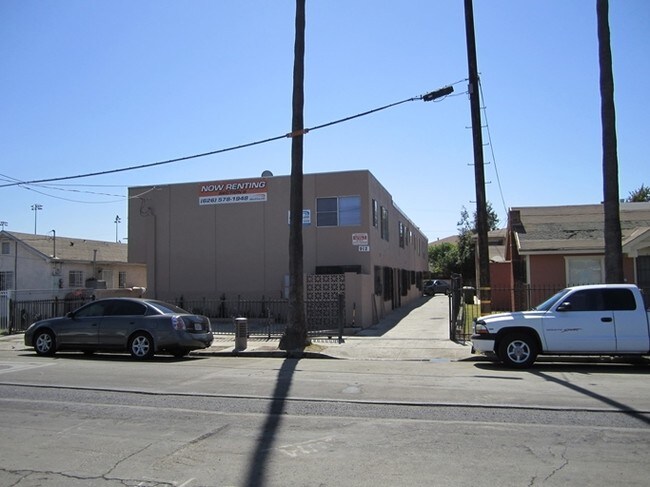 912 W 69th St, Los Angeles, CA 90044 Apartments - Los Angeles, CA ...