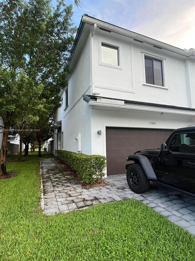 10884 SW 235th St Homestead, FL 33032 - Alquileres en Homestead, FL ...
