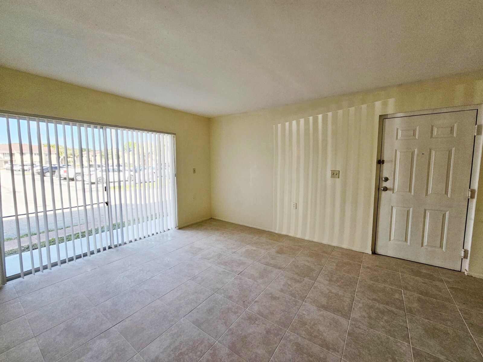1153 Lake Victoria Dr, Royal Palm Beach, FL 33411 - Townhome Rentals in ...