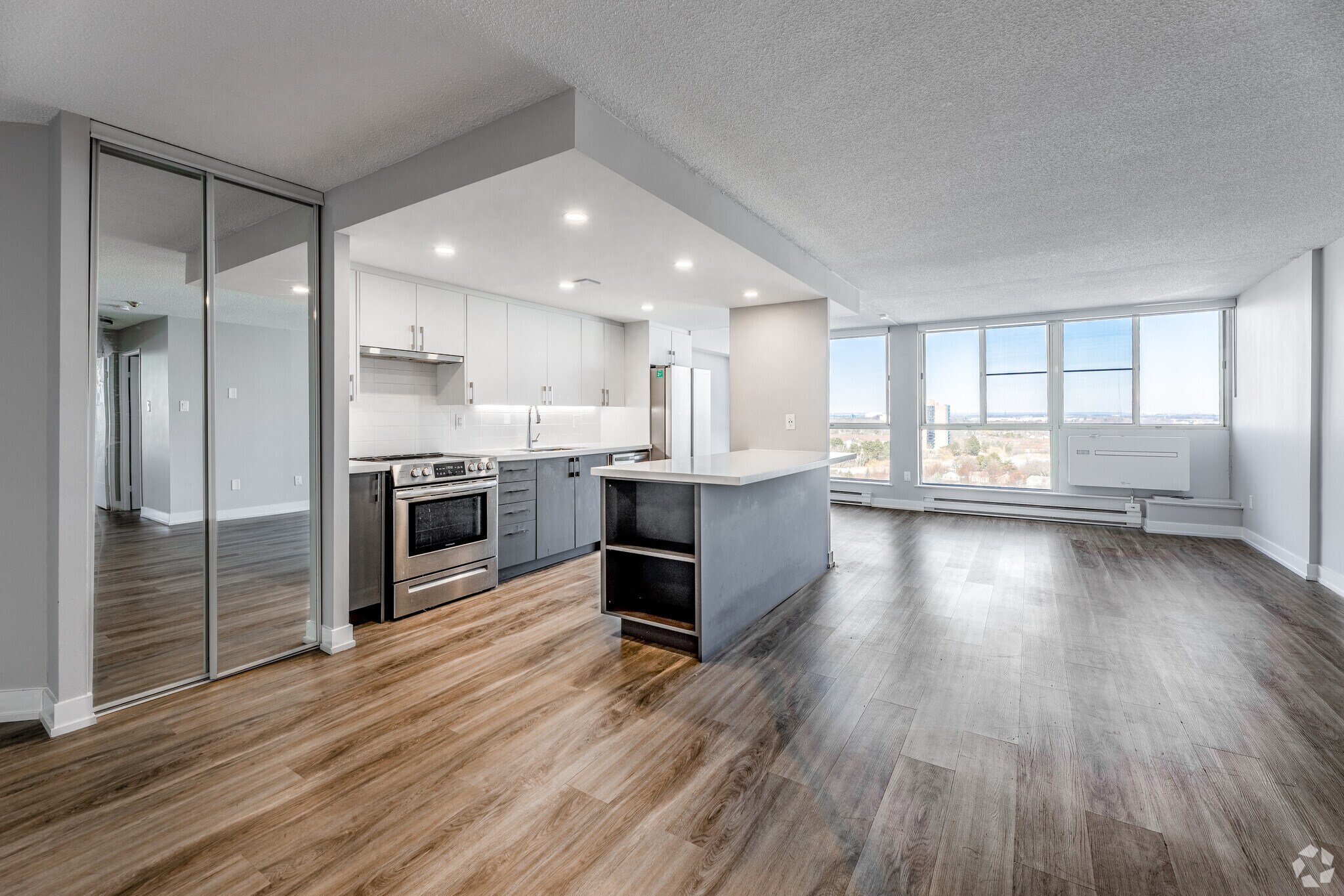 Waterford Tower Appartements - 2645 Battleford Rd Mississauga, ON ...