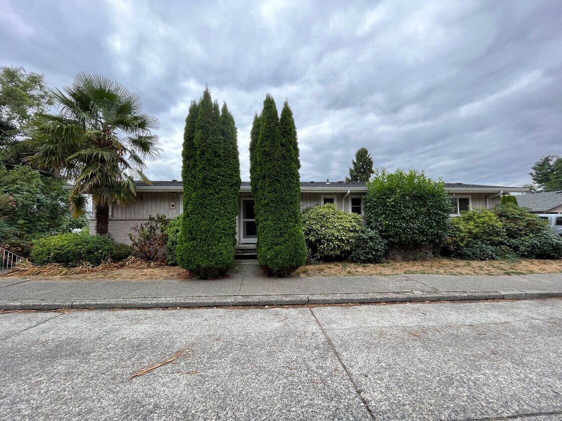 2601 14Th Ave W Unit Upper 2 bedroom, Seattle, WA 98119 - Room for Rent ...