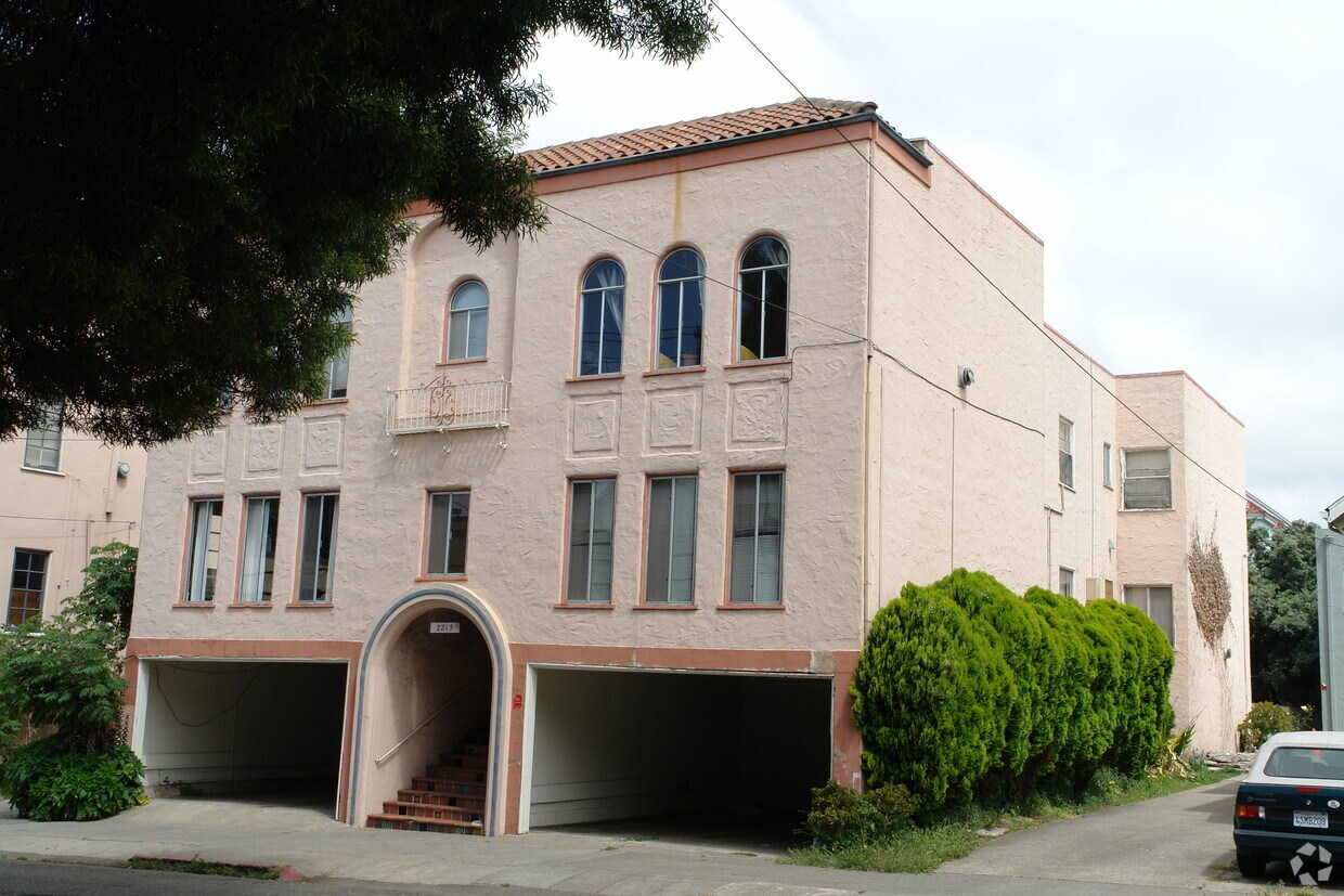 2215 Channing Way, Berkeley, CA 94704 - Apartments in Berkeley, CA ...