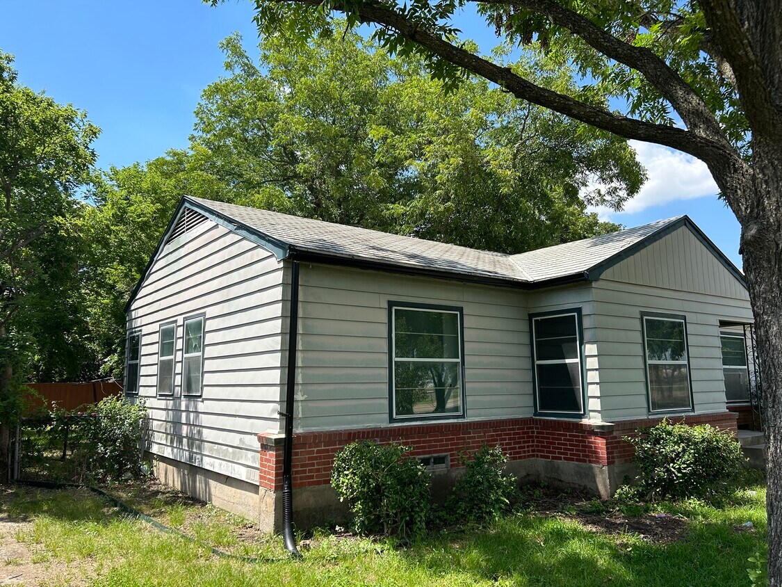 11831 Gaston Pkwy, Dallas, TX 75218 - House Rental in Dallas, TX ...