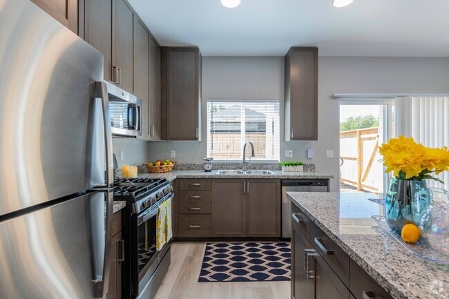 South Chico Downtown Apartments for Rent with a Living Room - Chico, CA ...