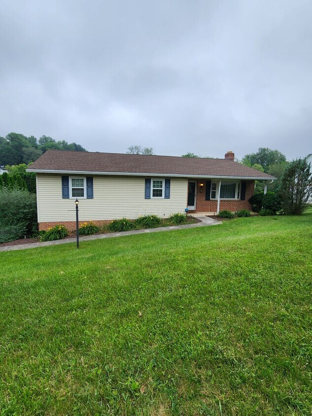 3 BR 2 BATH - DALLASTOWN SCHOOL DIST, DALLASTOWN, PA 17313 - House ...