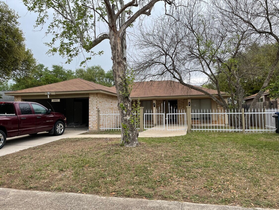 4402 Valleybrook, San Antonio, TX 78238 - House Rental in San Antonio ...