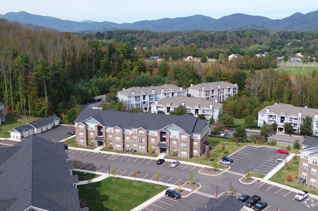 Haven at Enka Lake Apartments - 196 Winter Forest Dr Candler, NC ...