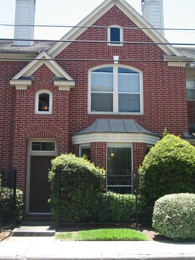 2104 Gillette St, Houston, TX 77006 - Condo for Rent in Houston, TX ...