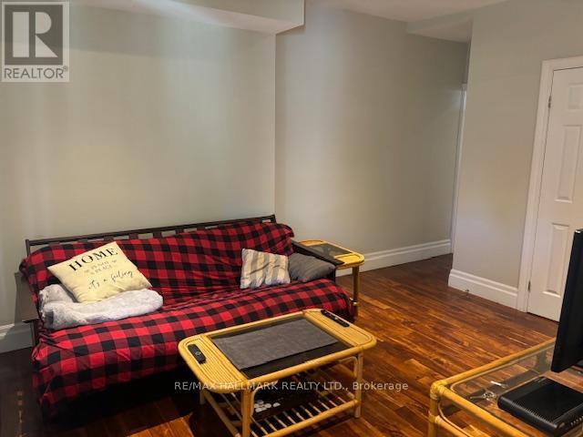 176 Lippincott St Unité Main, Toronto, ON M5S 2P1 - Appartement à Louer ...