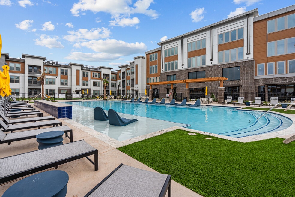 Camden Shadow Brook - 811 W Slaughter Ln Austin, TX 78748 | Apartments.com