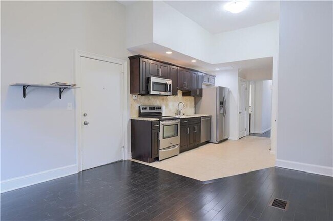 513 Lockhart St, Pittsburgh, PA 15212 - Room for Rent in Pittsburgh, PA ...