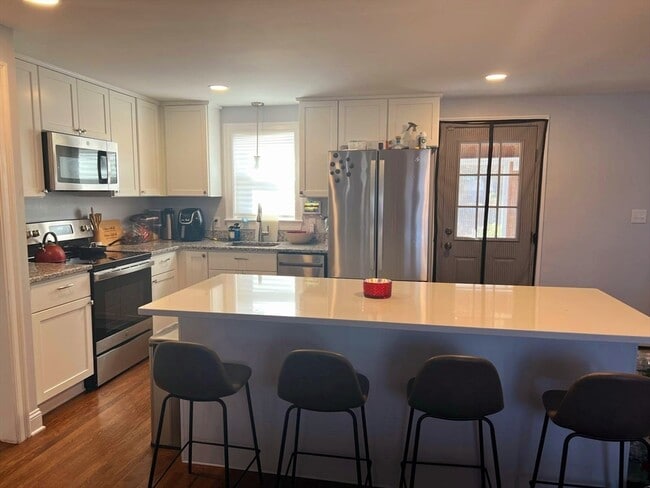 92 Dean Rd, Stoughton, MA 02072 - House Rental in Stoughton, MA ...