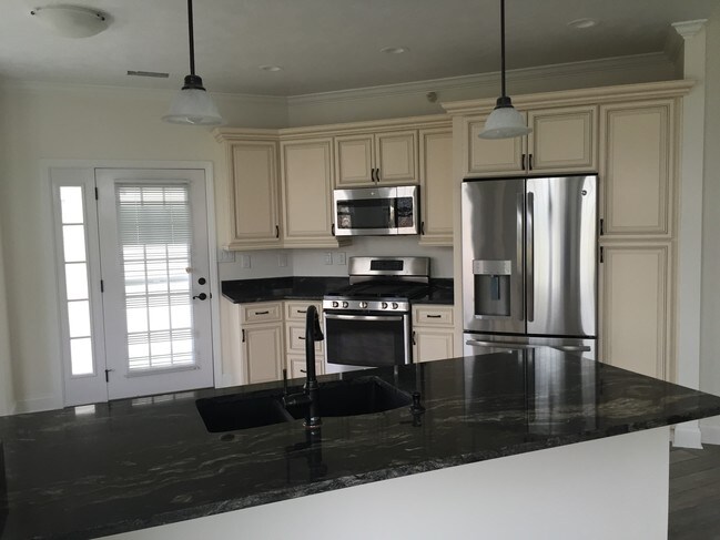 The Pointe at Adams Ridge Apartments - 1000 Adams Pointe Blvd Mars, PA ...