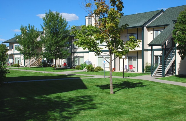 Moran Manor Apartments for Rent with a Walk-In Closet - Spokane, WA ...