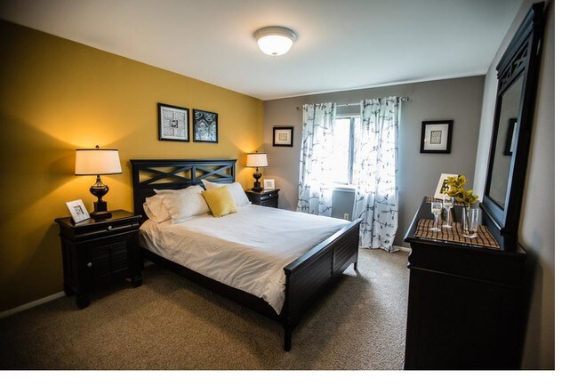 Drawbridge Apartments East Apartments - Harrison Township, MI ...