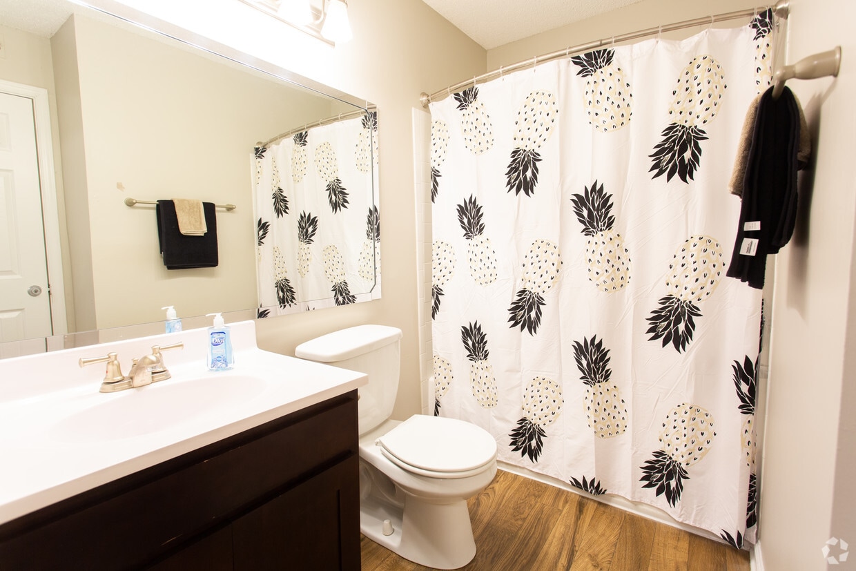 Hampton Center Apartments - 6001 Terrell Ln Hampton, VA 23666 ...