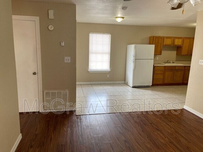 218 E 14Th St Unit Apt D, Ada, OK 74820 - Condo for Rent in Ada, OK ...