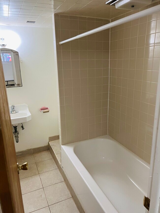 59 Mozart St Unit 4, East Rutherford, NJ 07073 - Apartments in East ...