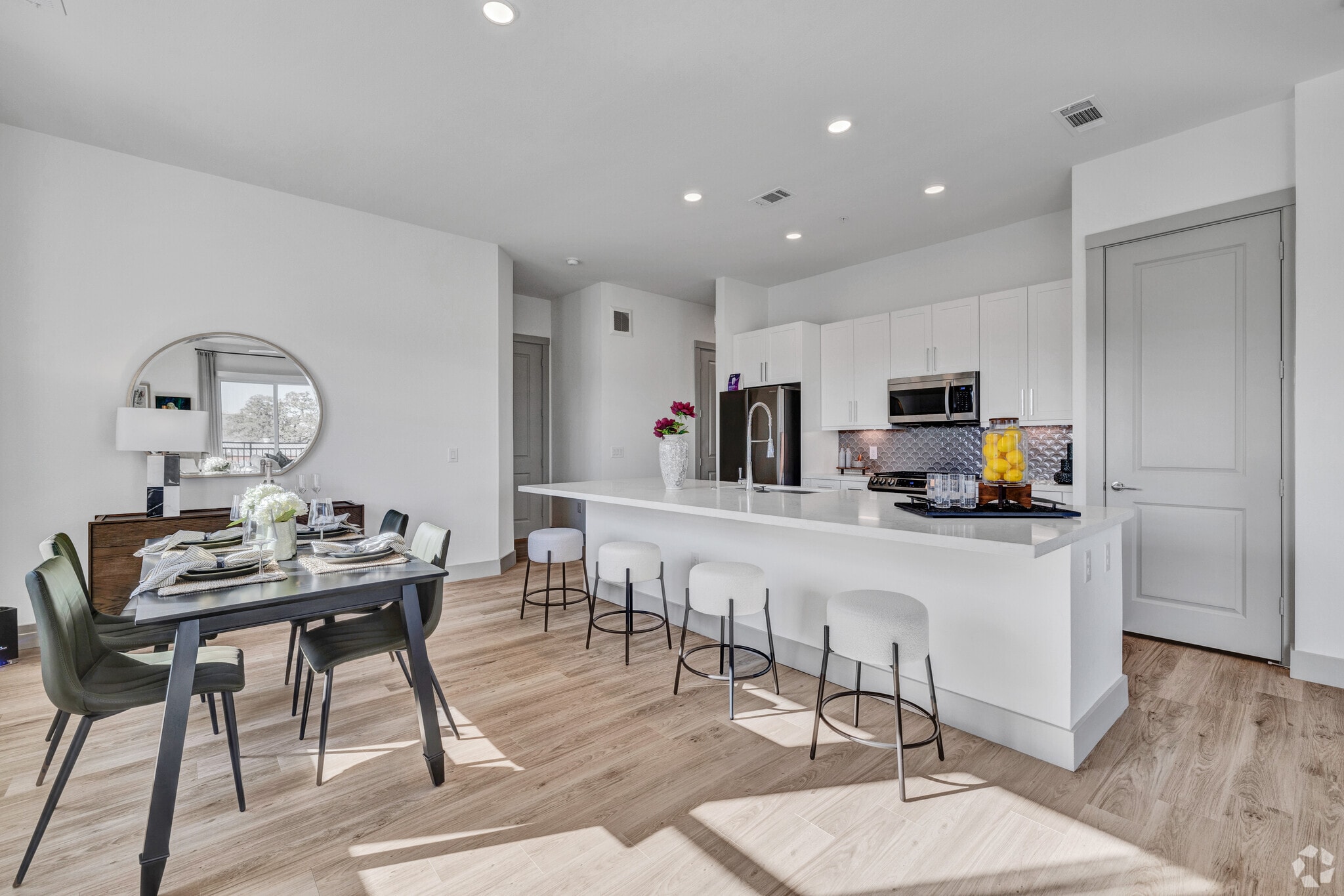 Emeline Heights - 925 W 20th St Houston, TX 77008 | Apartments.com
