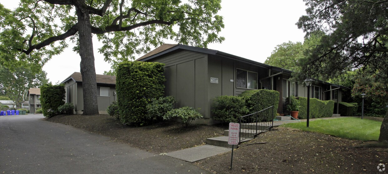 Chestnut Court Apartments - 5101-5109 SE Stark St Portland, OR 97215 ...