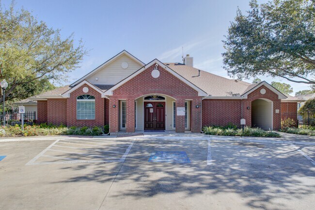 The Life at Timber Ridge - Apartments in Houston, TX | Apartments.com