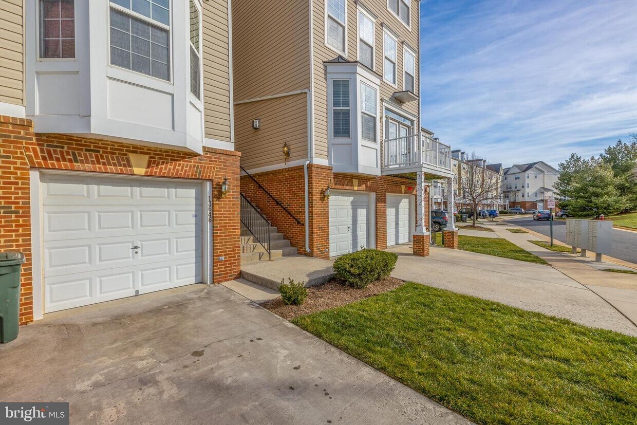13646 Salk St, Oak Hill, VA 20171 - Townhome Rentals in Oak Hill VA ...