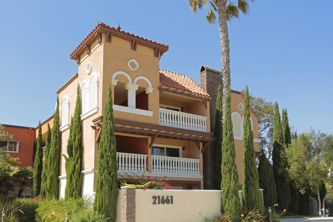Casa Del Sol Huntington Beach