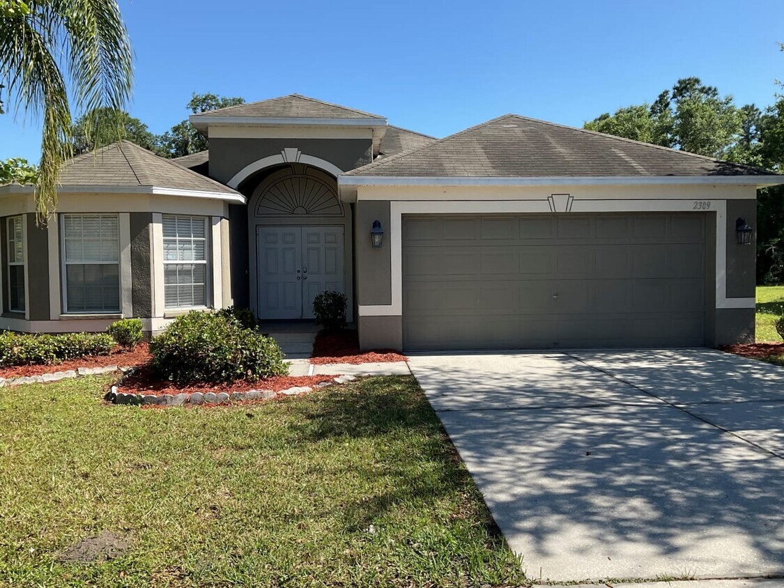 2389 Hamlet Cir, Lakeland, FL 33810 | Apartments.com