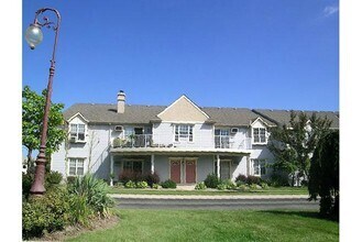 Springbrook Cercle Rentals - Oak Creek, WI | Apartments.com