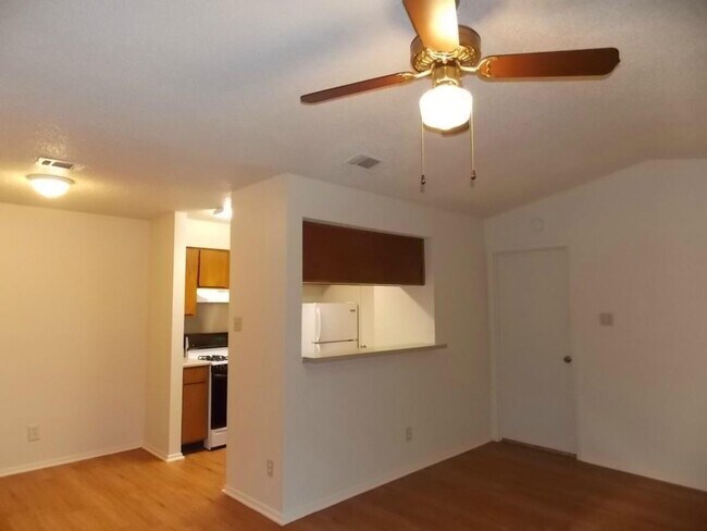 12812 Tomanet Trail, Austin, TX 78727 - Townhome Rentals in Austin TX ...